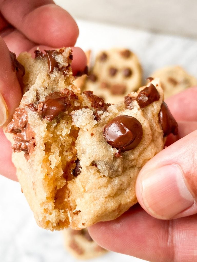 Chocolate Chip Cookies - Two Cloves In A Pot