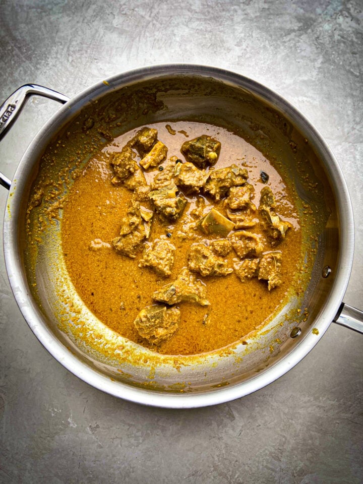 Pakistani Mutton Korma (Goat Qorma) - Two Cloves In A Pot