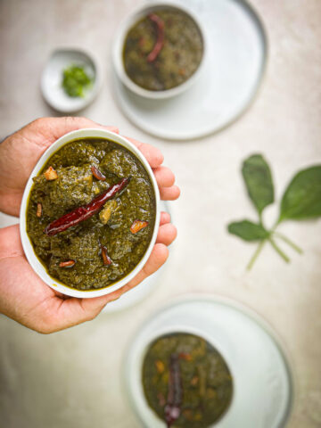 How To Make Palak Gosht - Two Cloves In A Pot