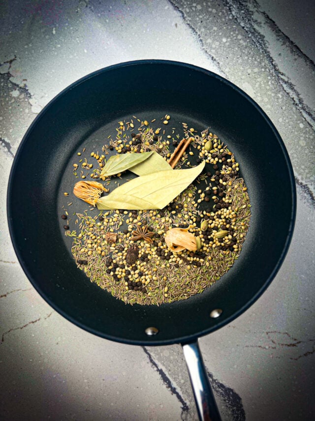 5-Minute Homemade Haleem Masala - Two Cloves In A Pot