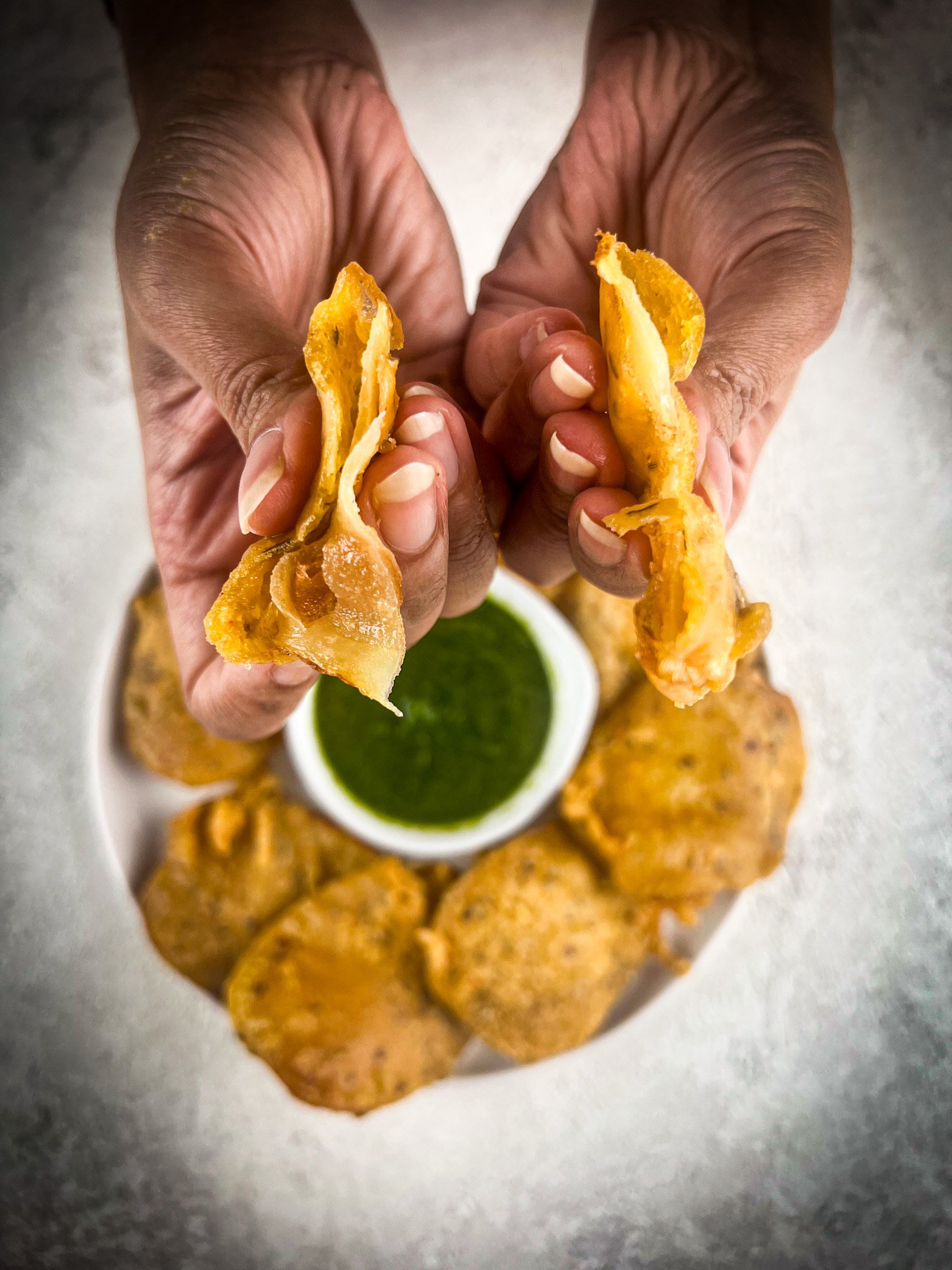 Crispy Pakistani Aloo Pakora (Potato Fritters) - Two Cloves In A Pot