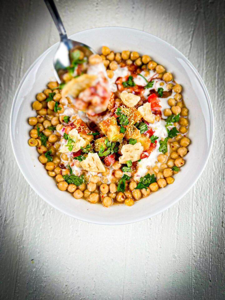 10 Minute Pakistani Chana Chaat With Yogurt Two Cloves In A Pot
